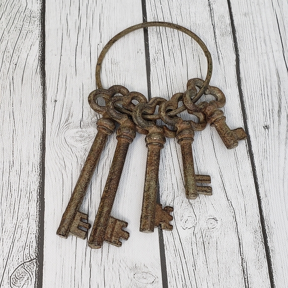 Accents | Decorative Rustic Cast Iron Keys On Ring Set Of 5 | Poshmark